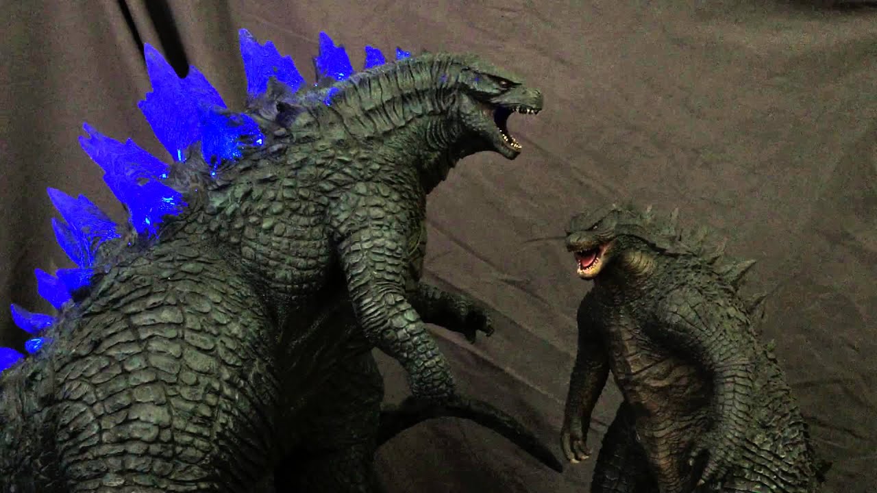 X-plus 30cm Godzilla 2014 gigantic - YouTube