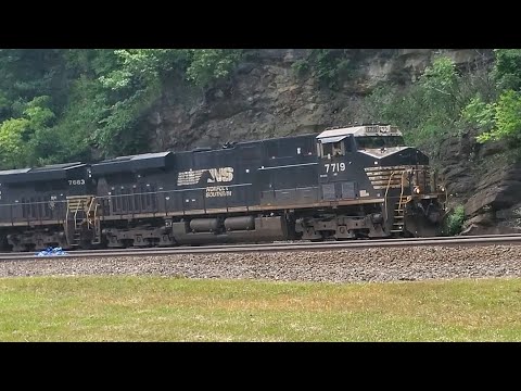 NS #7719 Crawls through the Horseshoe Curve (5/26/24) - YouTube