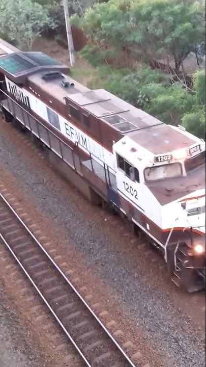 Locomotiva BB40-9W EFVM #1202 passando por Ipatinga - YouTube
