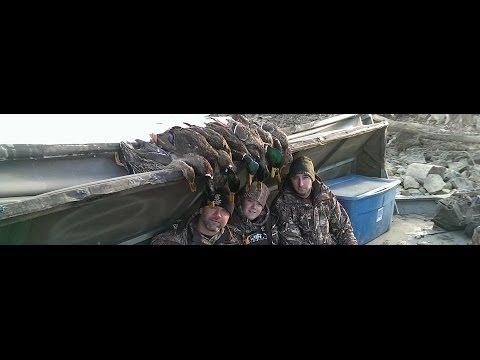Sandusky Swarm: Ohio Duck Hunting - YouTube