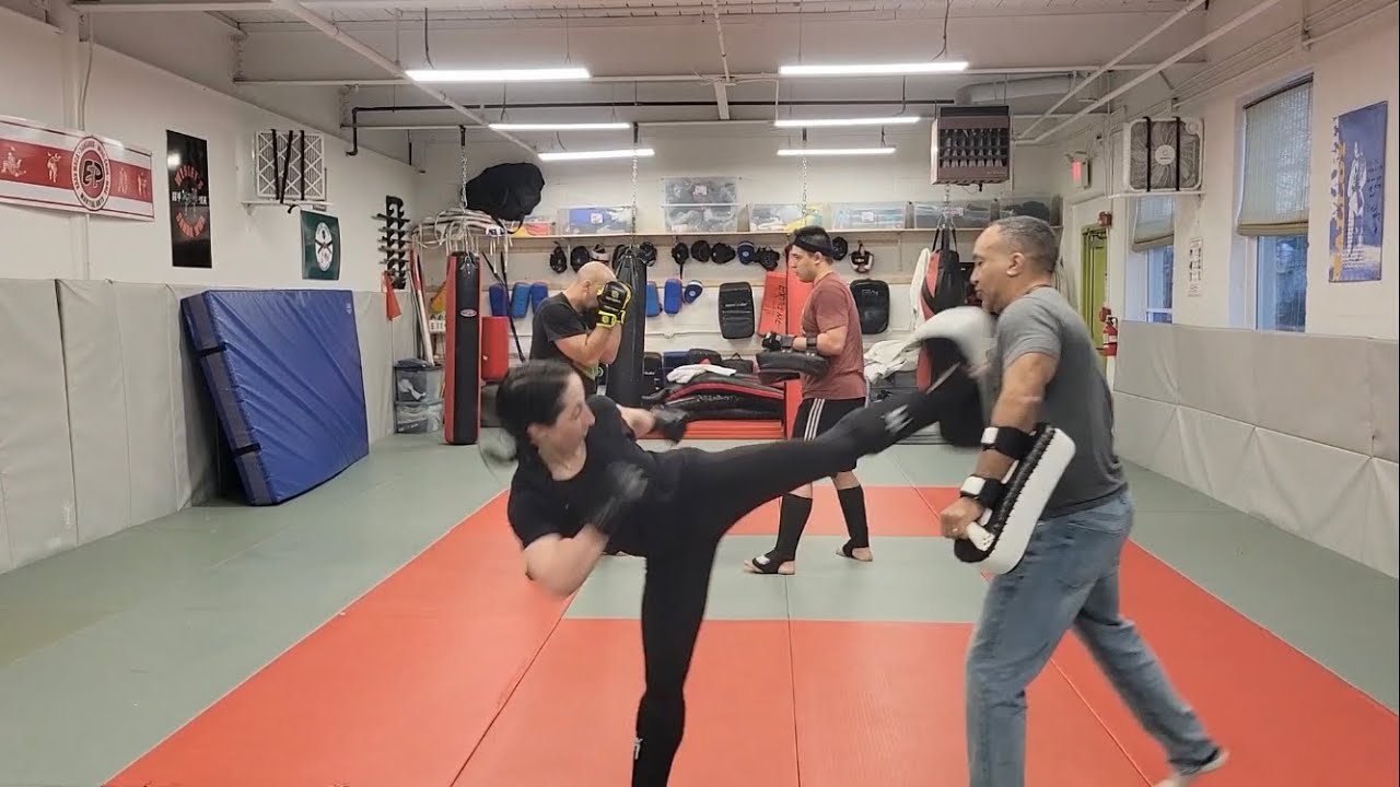 Lei Tai Fight Conditioning - YouTube
