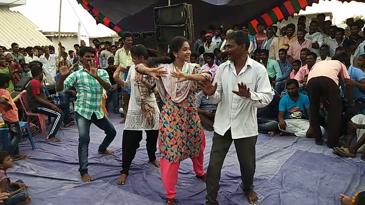 Chilakaluripeta chillakallu Navya and Pushpa dance Guna Guna mamidi ...