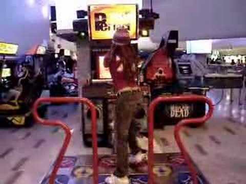 pump it up dance machine - YouTube