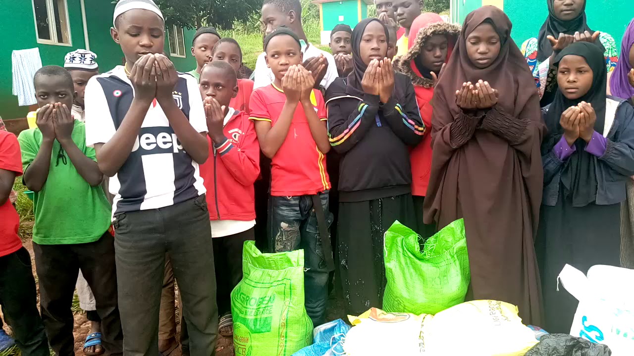 Food donation program to orphans - YouTube