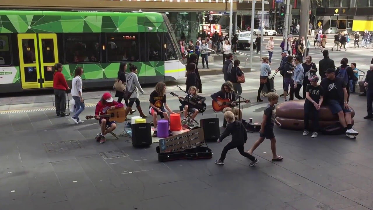 SOUNDGARDEN - Spoonman - YouTube