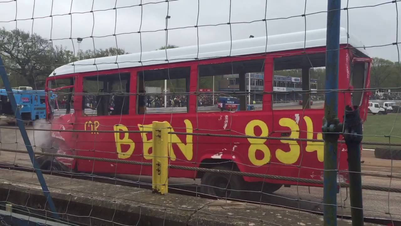 Van Banger race (race 1) - YouTube