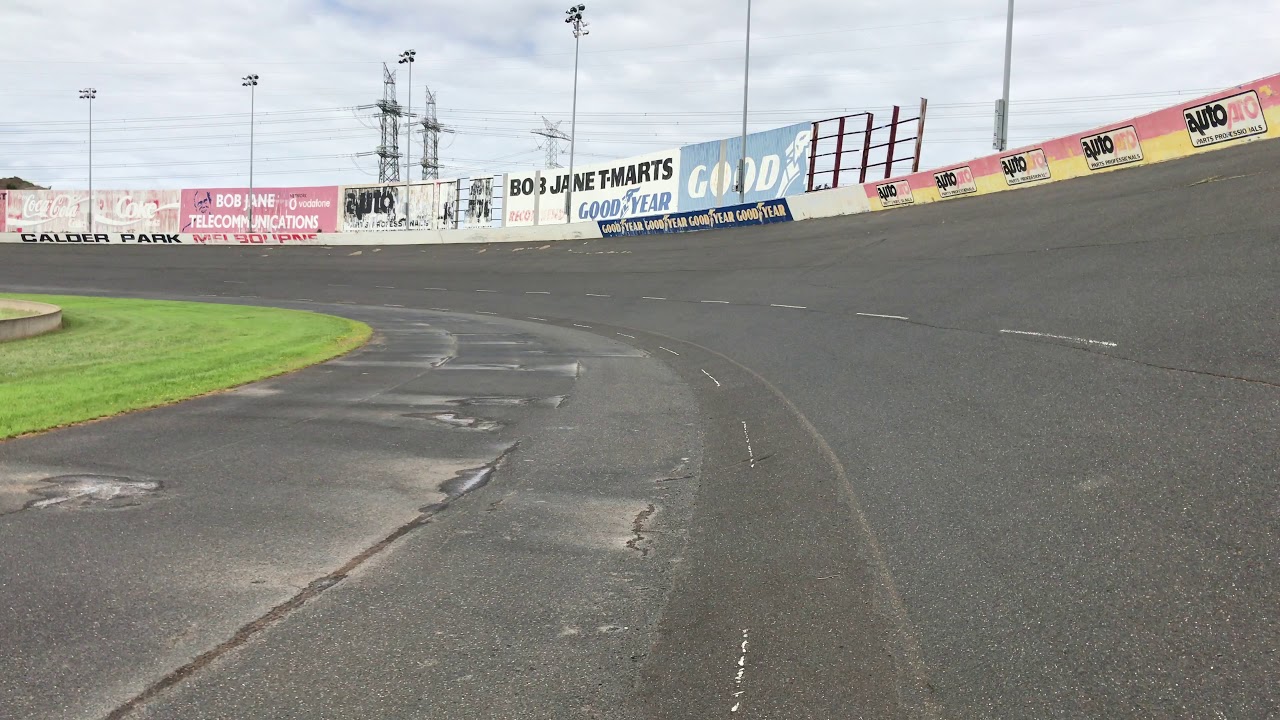Calder Park Thunderdome - Nascar/Auscar - YouTube