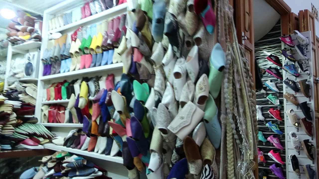 Walking through the babouches, belgha and traditional shoes market ...