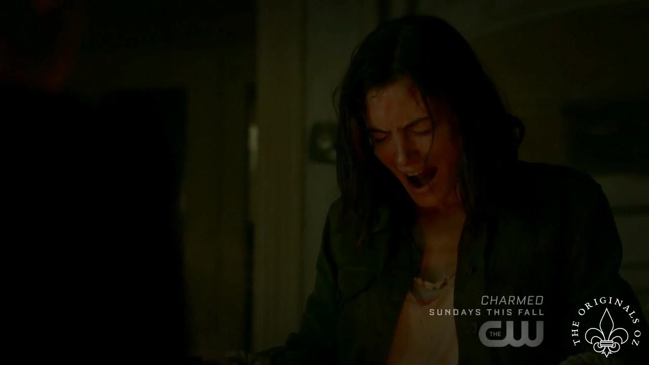 The Originals 5x06 Hayley binds er werewolf side - YouTube