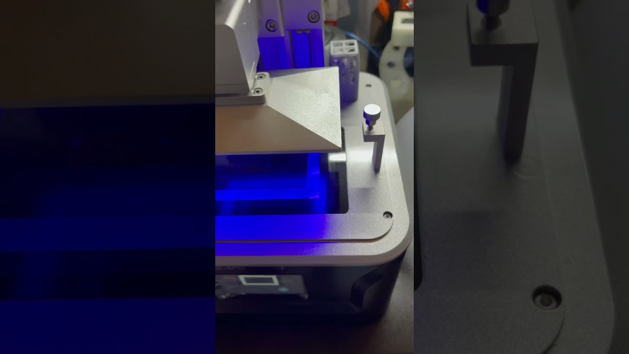 Qidi 6.08 Mono Resin 3D Printer Exposure Test - YouTube