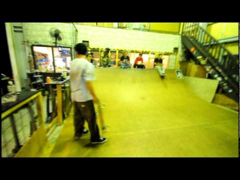 B.A.T.X. Round2 "Yu-saku Tozaki vs Satoshi Takeuchi" - YouTube