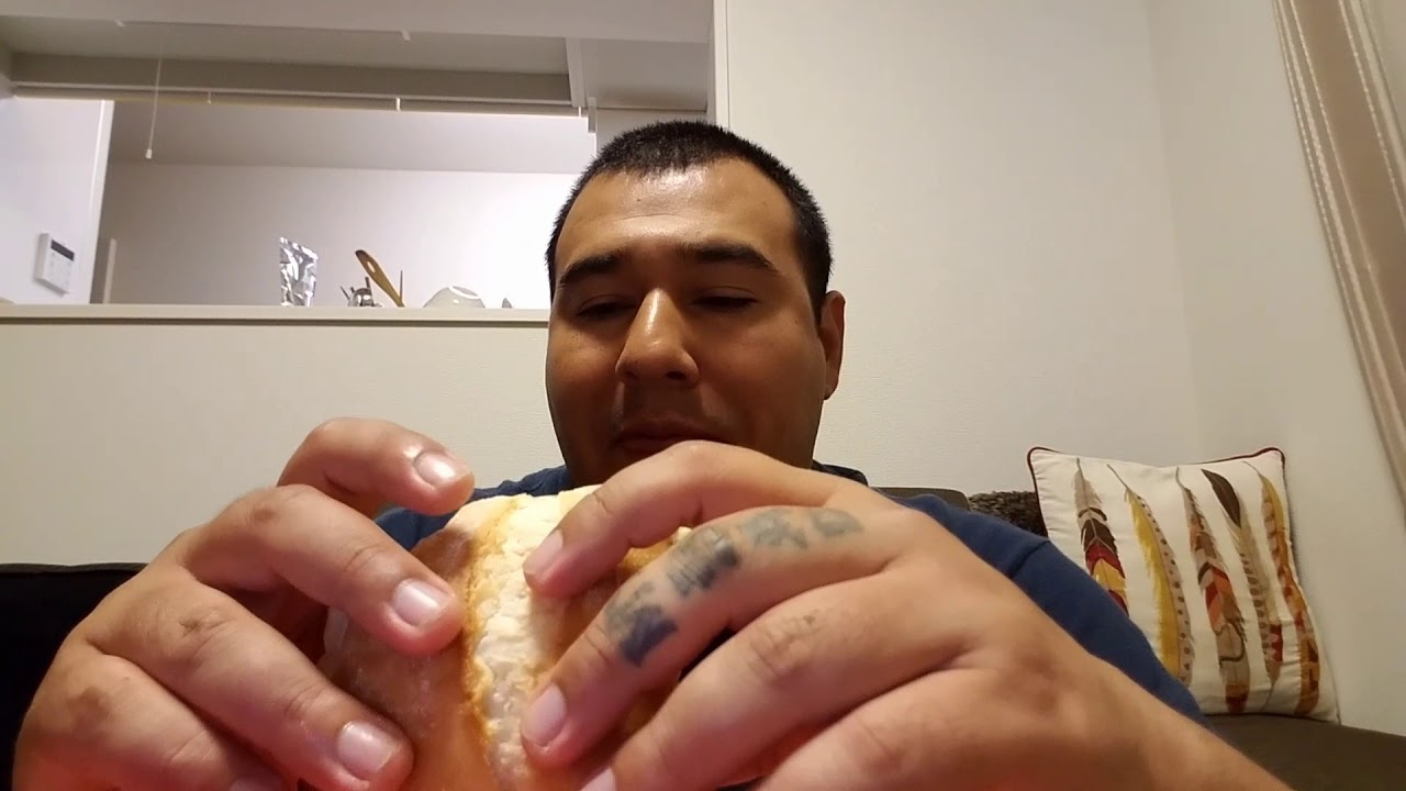 Makku or Makudo? Burger showdown in Mcdonalds Japan Aug. 2017!! - YouTube