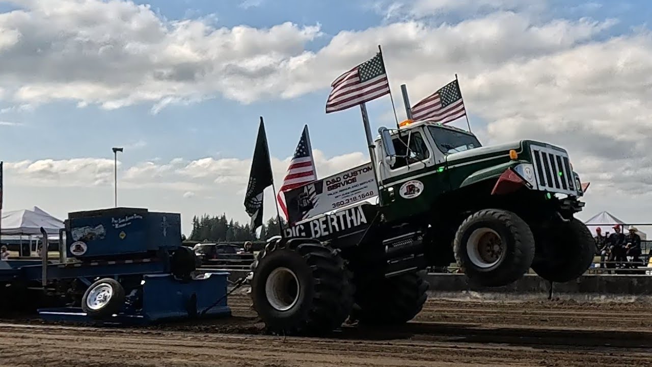 Tractor Pulling ‎⁨@PSATMA⁩ Fall Pull, day 1, Part 1 of 2. - YouTube