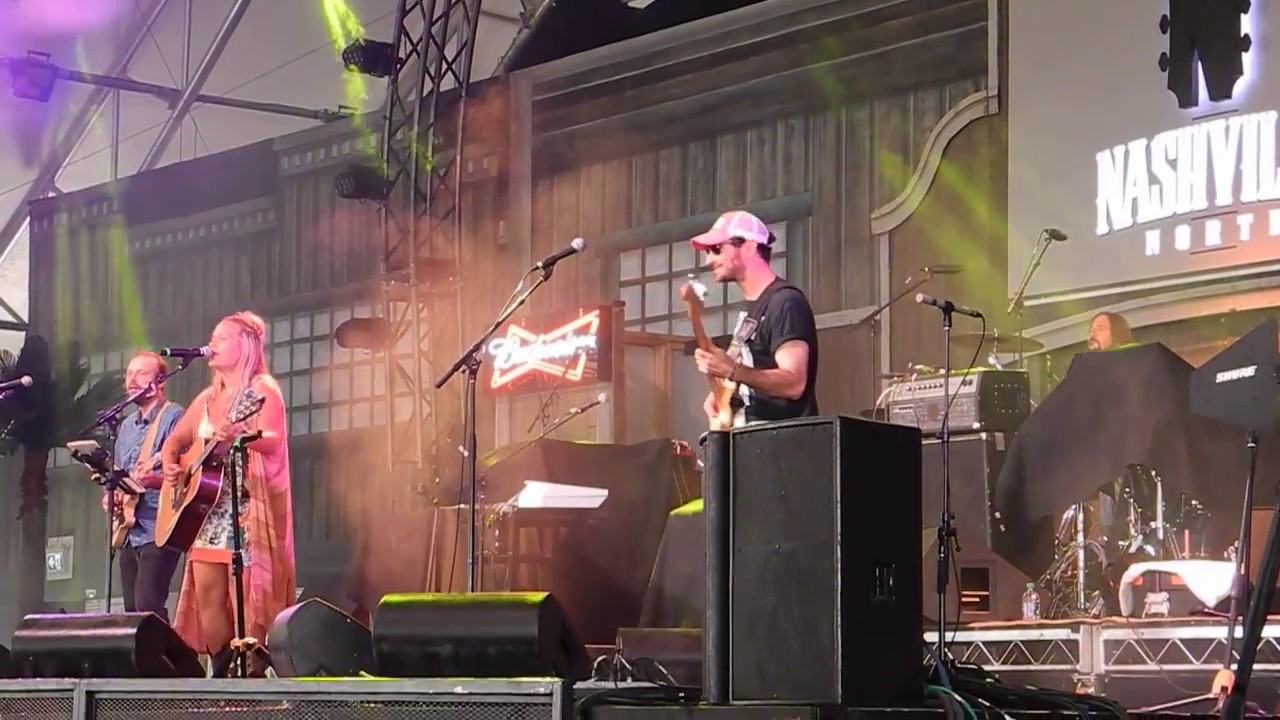 Dani Strong performs Bobby McGee at Calgary Stampede 2018 - YouTube