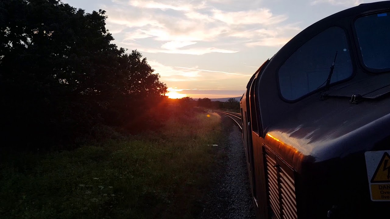 Class 37706 heading towards the sunset - YouTube