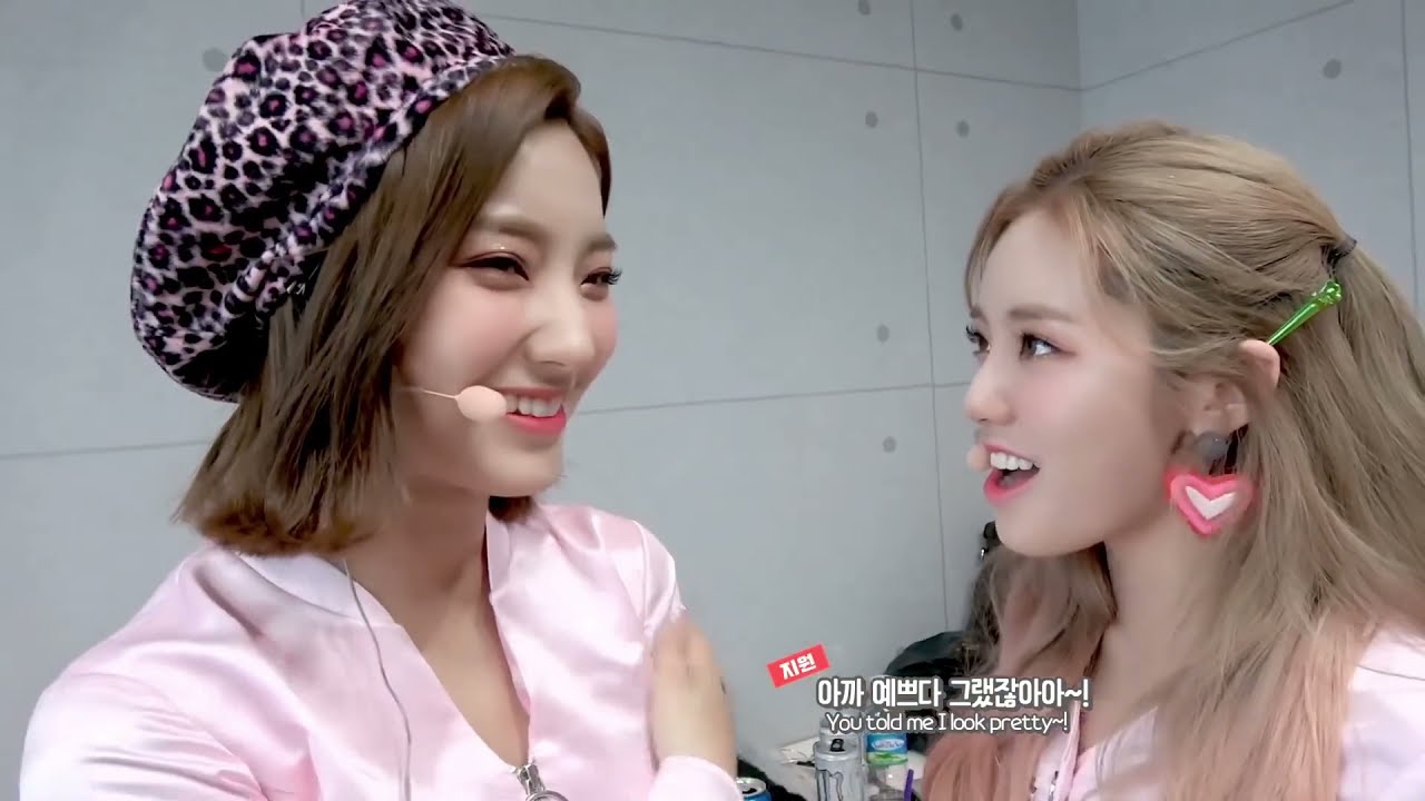 Introducing fromis_9 ships: ROMWON (Lee Saerom & Park Jiwon) - YouTube