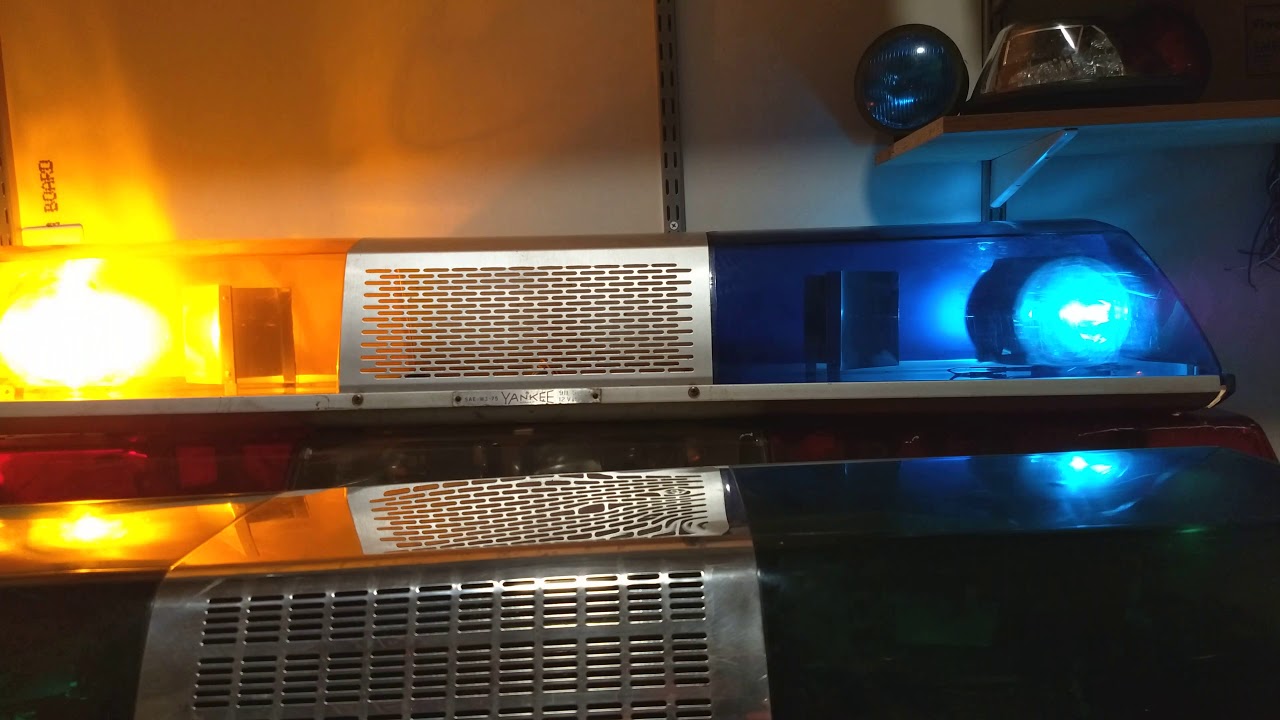 Yankee 911-50 lightbar blue/Amber - YouTube
