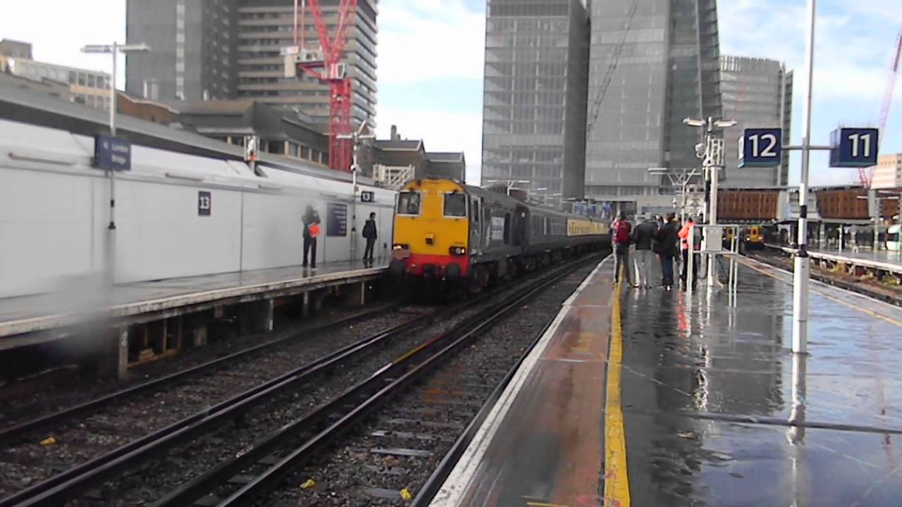 20304 & 20303 departs London Bridge - YouTube