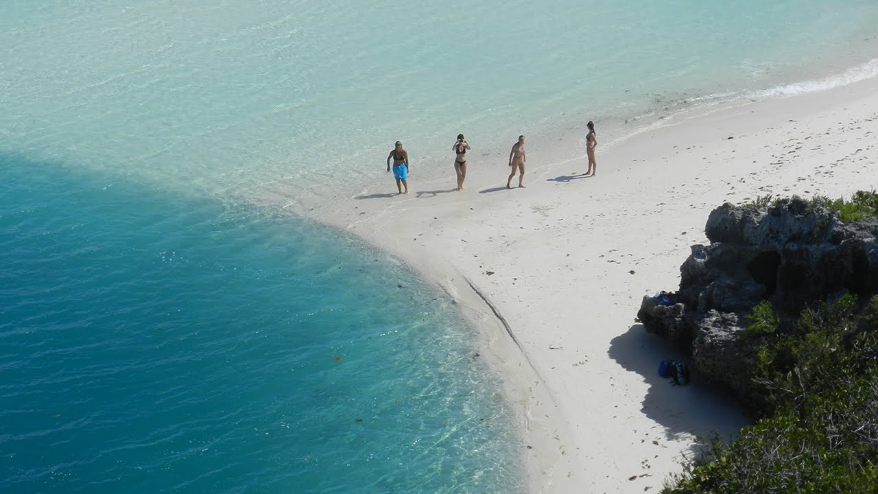 Descubre un lugar increible, el agujero azul más profundo del mundo ...