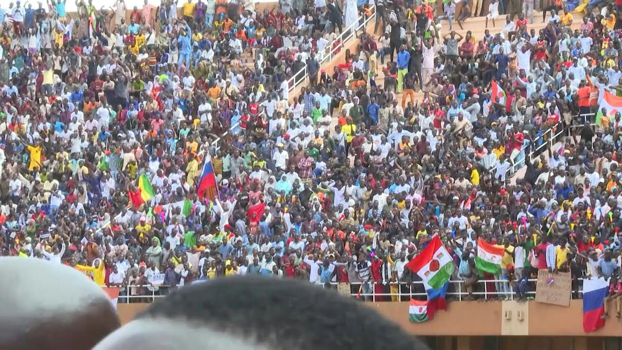 Supporters of Niger military rally in the capital | AFP - YouTube