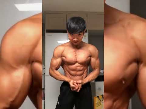 Sexy Korean Bodybuilder Showing His Ripped Body
