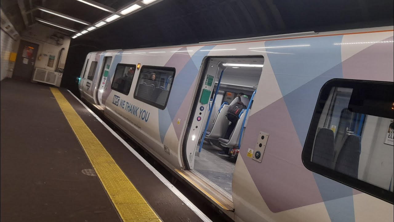 Great Northern Class 717 departing Drayton Park- 2/12/2022 - YouTube