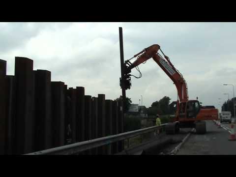 Install sheet piles in traffic management - YouTube