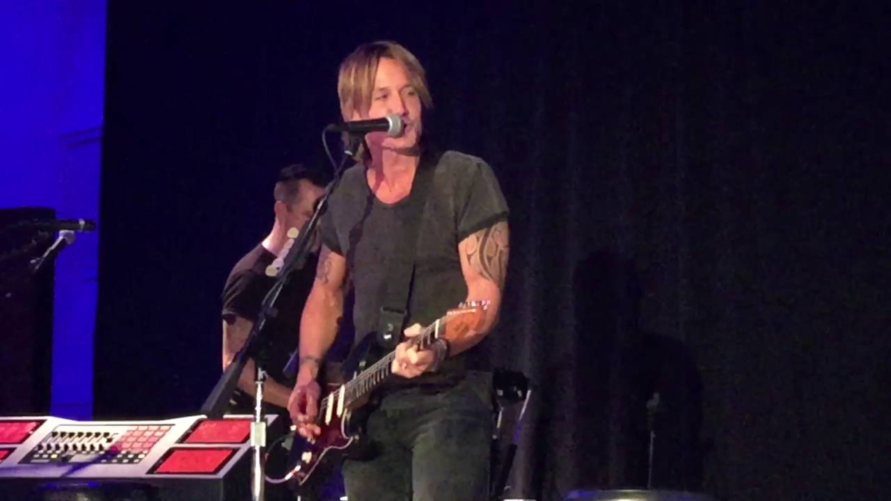 Keith Urban Live @ EastWest Studios "Blue Ain't Your Color" - YouTube