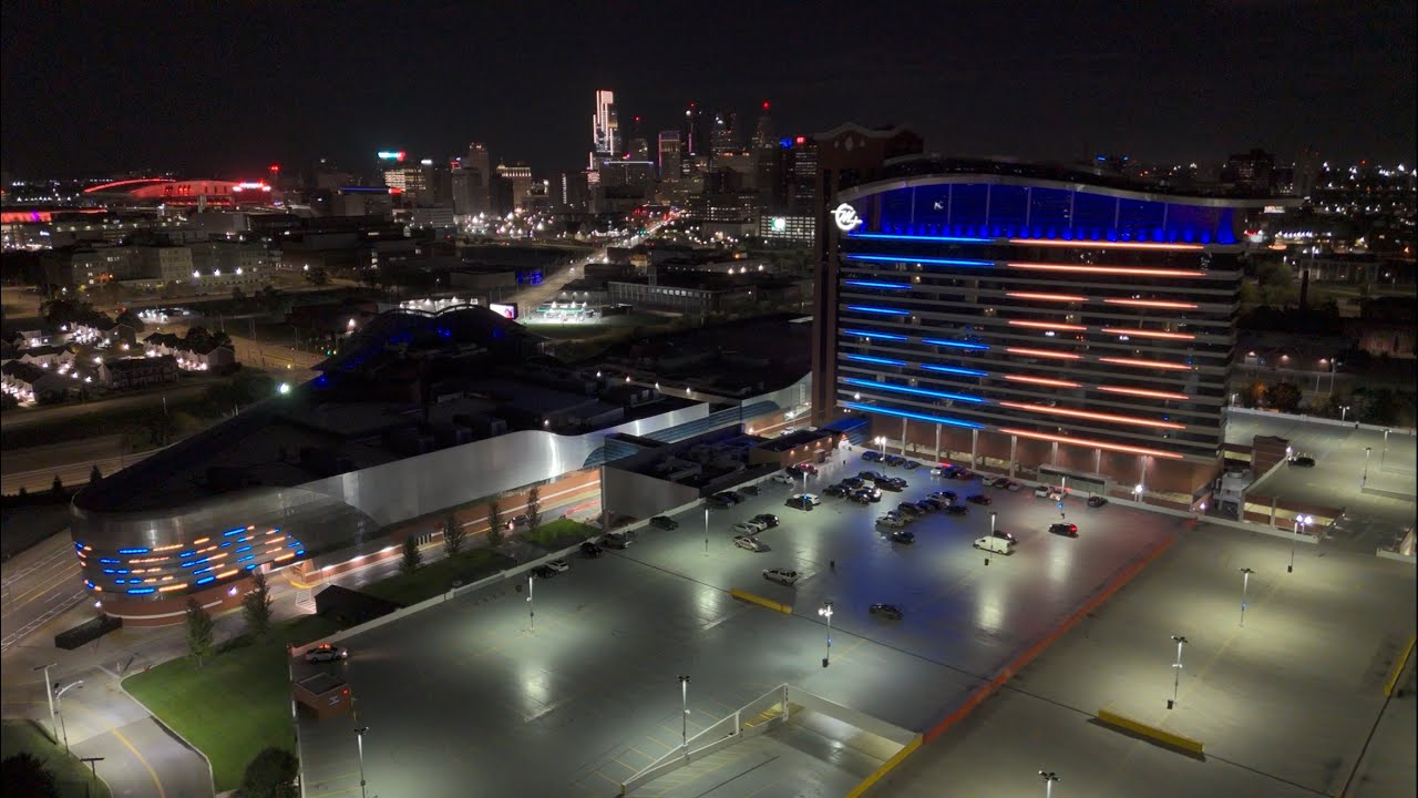“Go Get Em Tigers!” Display Lights Up MotorCity Casino Amid Detroit ...