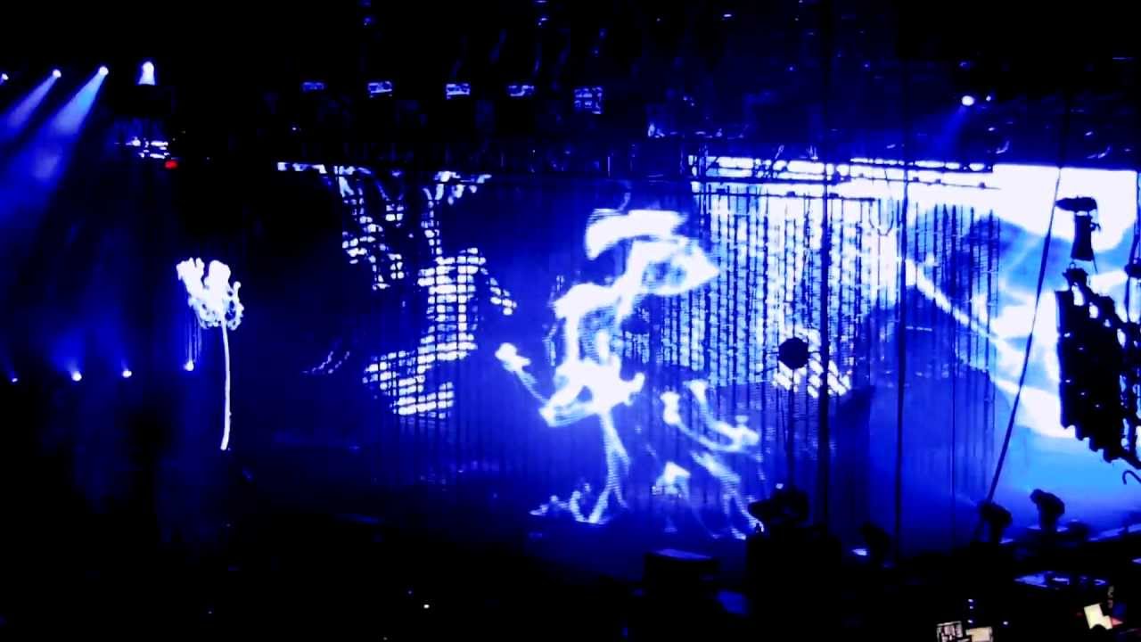 Nine Inch Nails - Ghosts 31 (Live HD) - YouTube