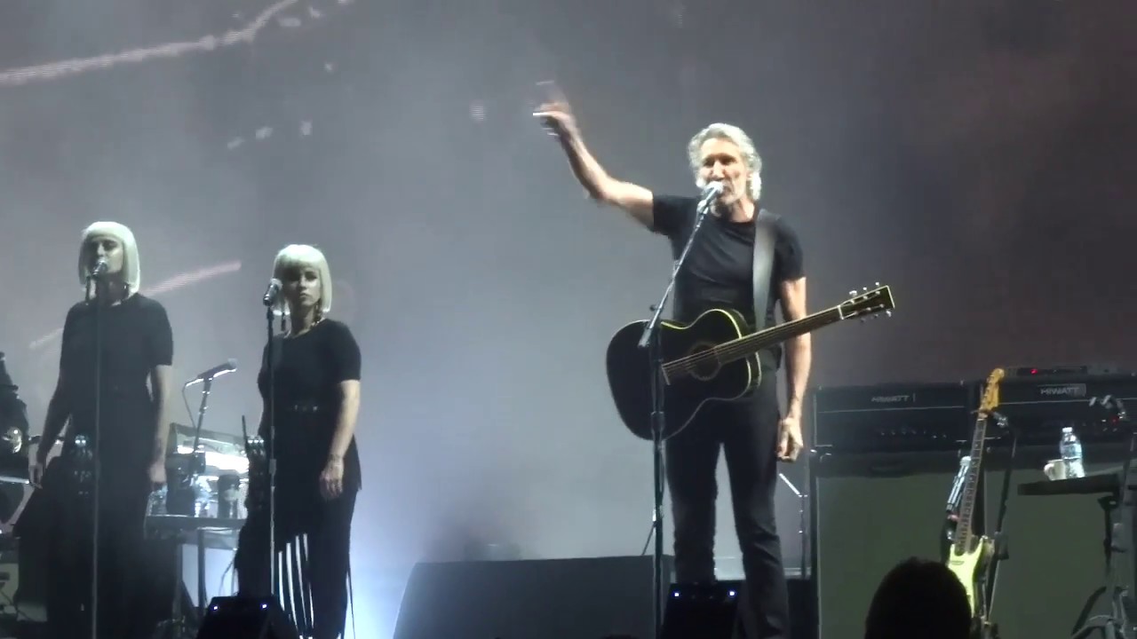Roger Waters 'When We Were Young / Deja Vu' Kansas City May 26, 2017 ...