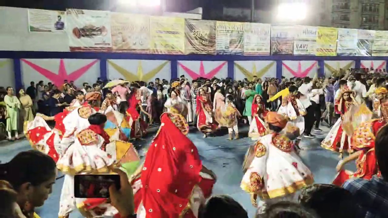 Bardoli navratri Garba lotus Mall - YouTube