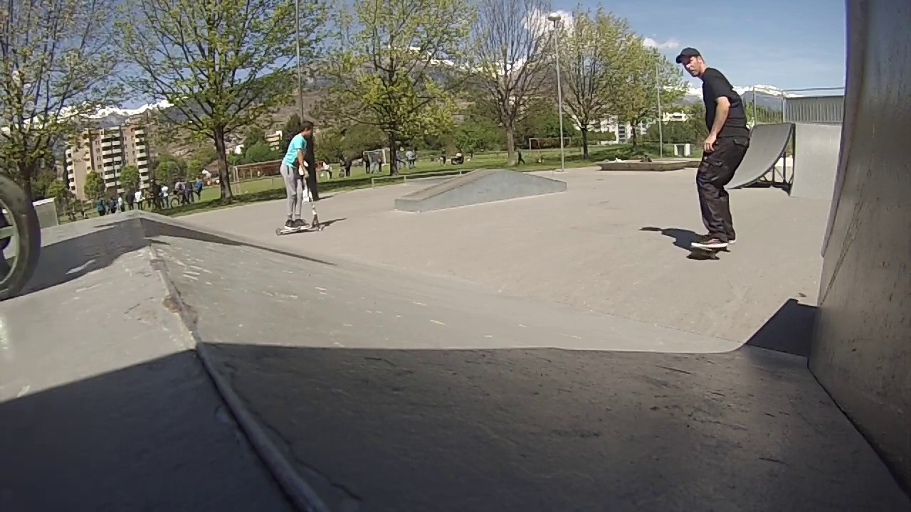 Skatepark bank basic tricks - YouTube