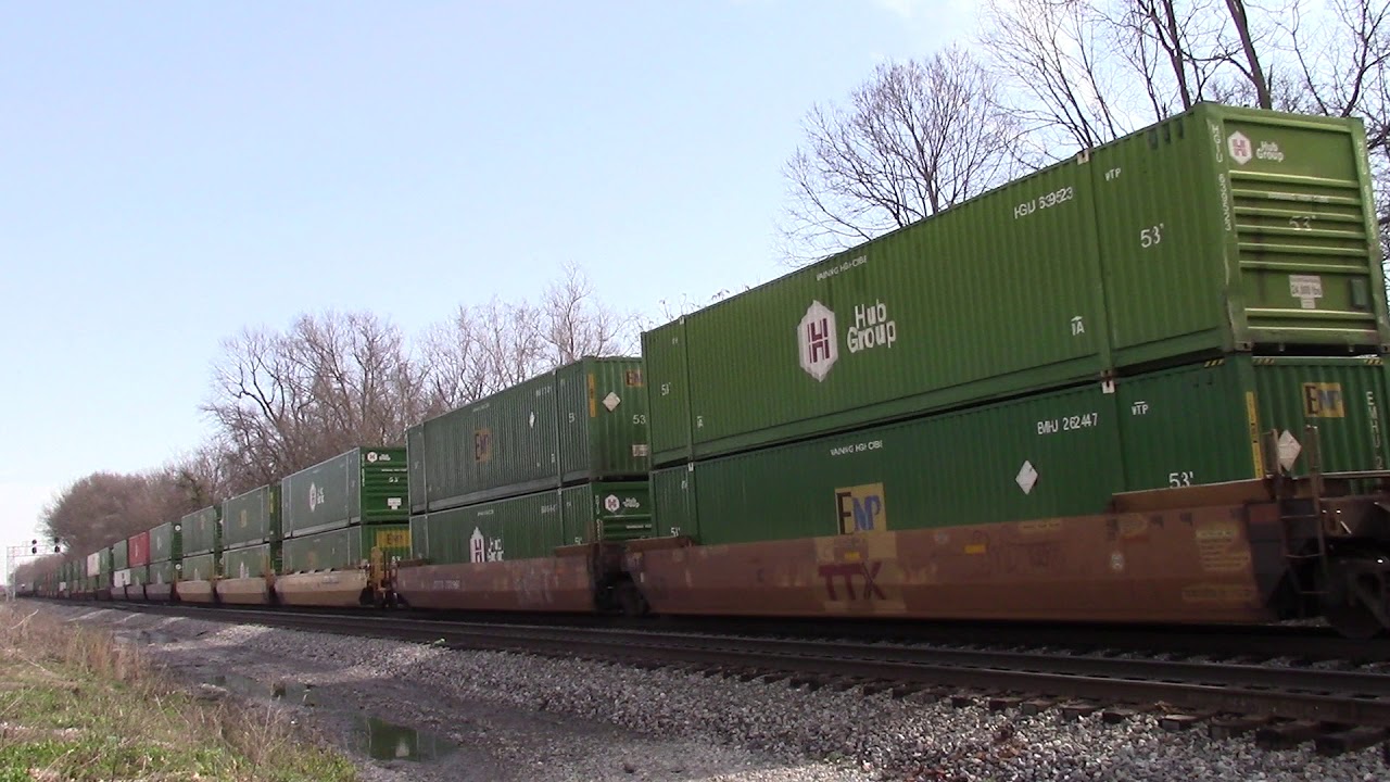 CANADIAN PACIFIC CP GE AC4400CW Southbound Intermodal Container on the ...