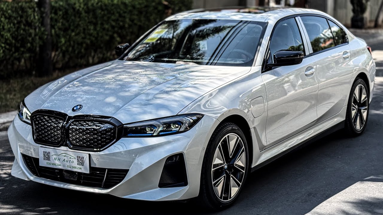 2025 BMW i3 eDrive 40L Sport Review Interior and Exterior - YouTube