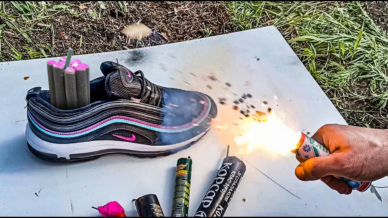 Firecrackers against SHOES !!! Unprecedented fireworks !!!(2020) - YouTube