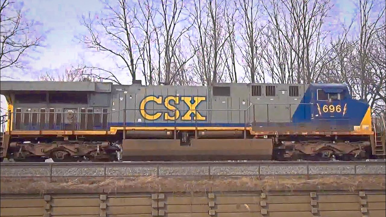AC6000CW CSXT #696 On CSX Van Train - YouTube