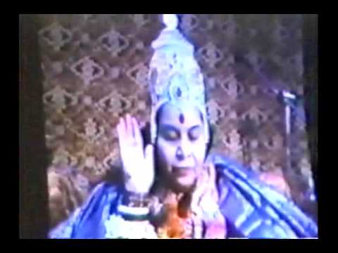 Муладхара чакра Англия 1985 г 20 04  Бирмингем просмотр слайдов в присутствии Шри Матаджи