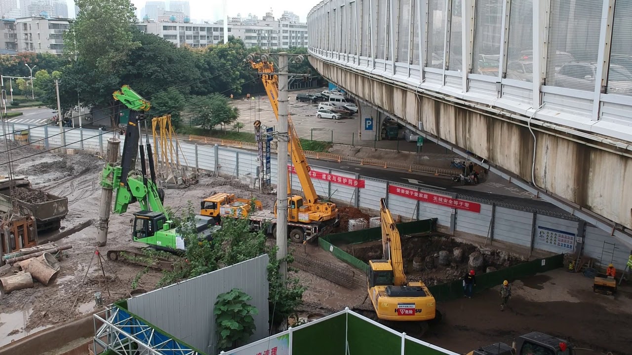 KR300DS Low headroom hydraulic piling rig machine - YouTube