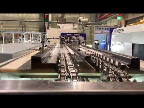 Injection molding machine !!! Korea ko kam