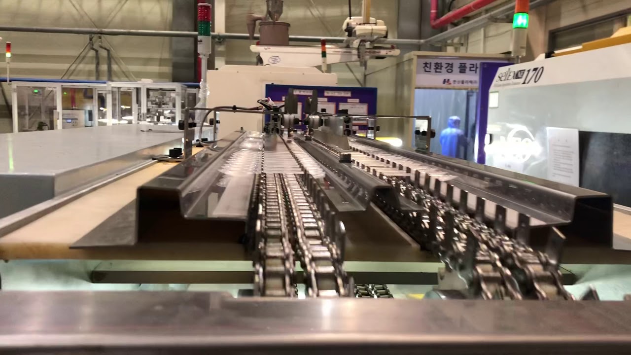Injection molding machine !!! Korea ko kam - YouTube