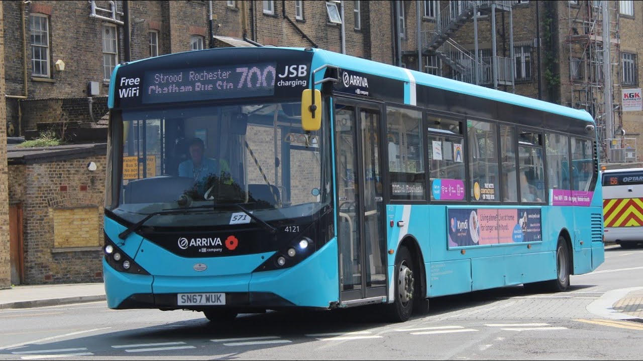 Buses at Chatham Bus Station, July 2021 - YouTube