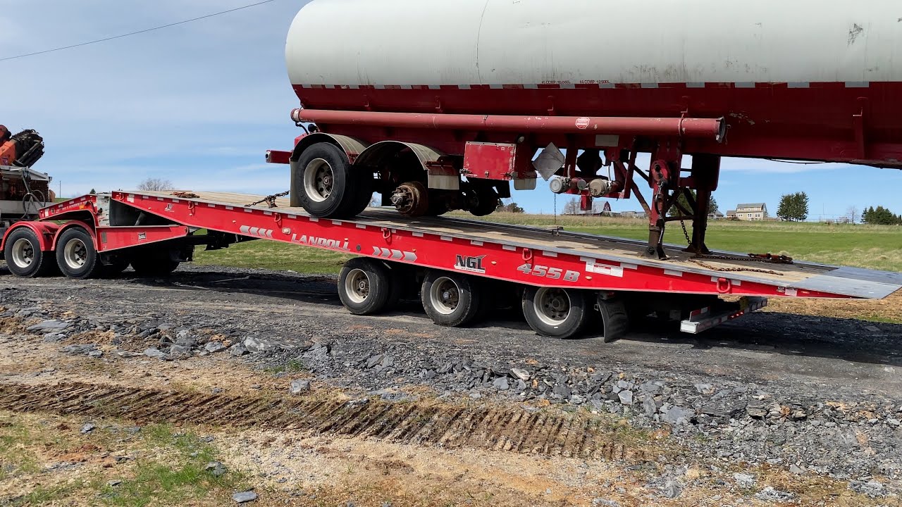 Landoll 455B Trailer in Action - YouTube