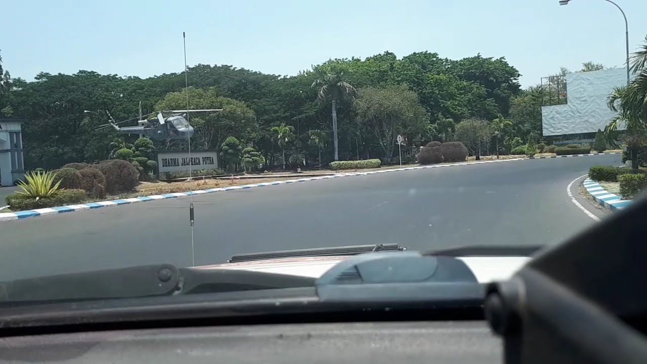 BUNDARAN ALOHA - BUNDARAN TERMINAL II JUANDA - YouTube
