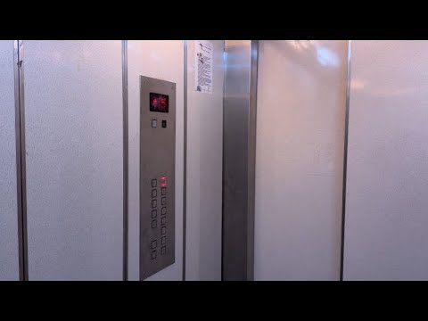 2x "Klasyczna" Winda Lift Service / Two Lift Service elevators ...