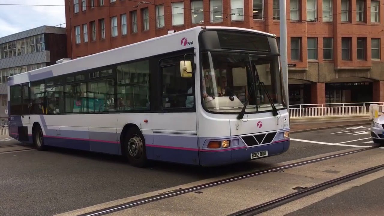First Bus Sheffield 66112 At City Hall On 81 From Stannington To Dore ...