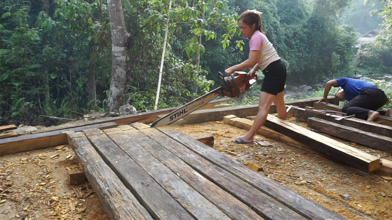 Transporting wood, punching holes and assembling wooden house frames ...