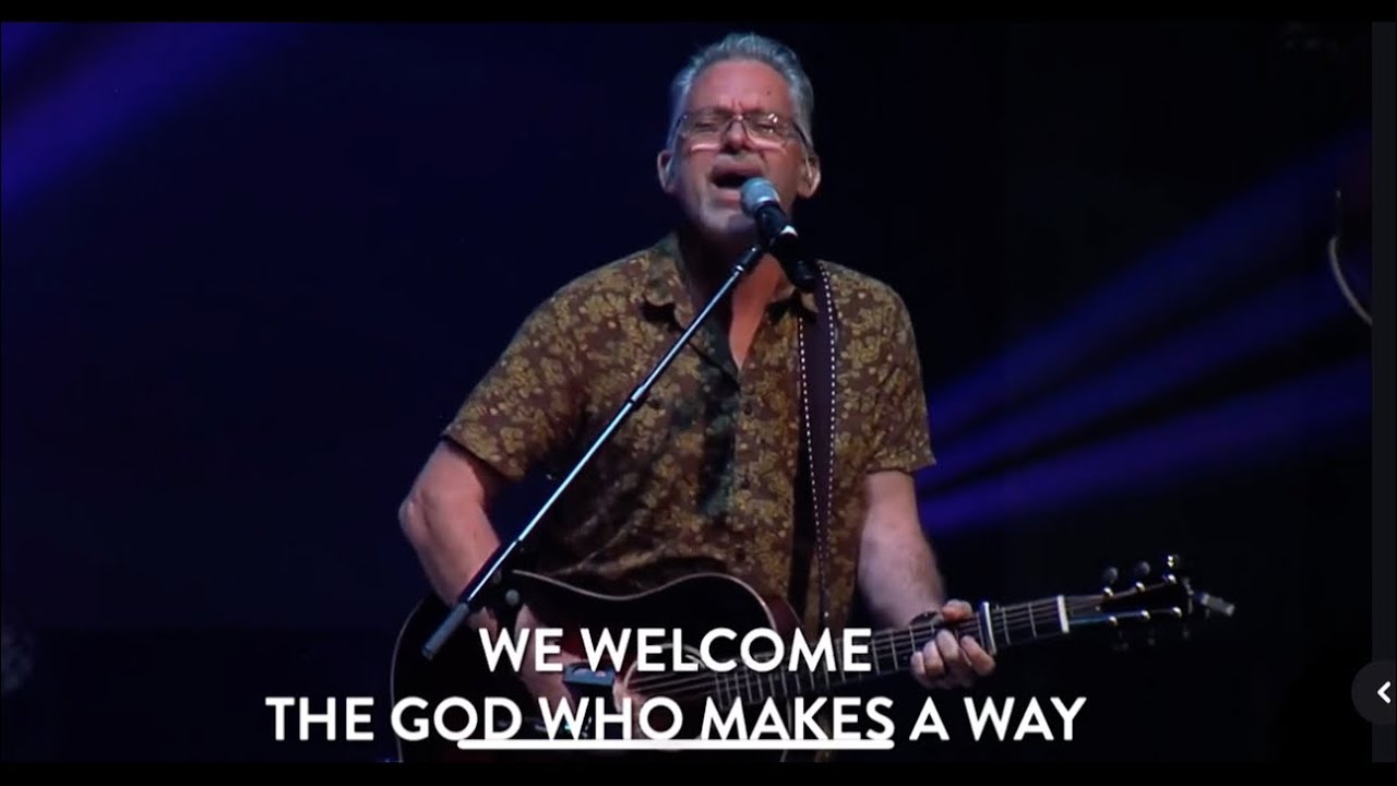 Michael Munn leads “welcome the Healer” by passion music. - YouTube