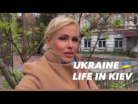 Ukraine 🇺🇦Life in Kiev. April 20, 2026. The Streets of Kiev, Ukraine. Streets Scenes.