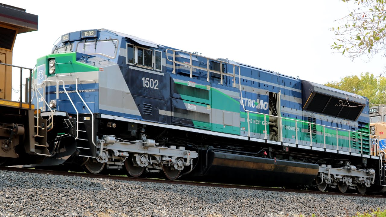 QRVWCB Southbound Detour - Coast Line - EMDX 1502 - Grover Beach - YouTube